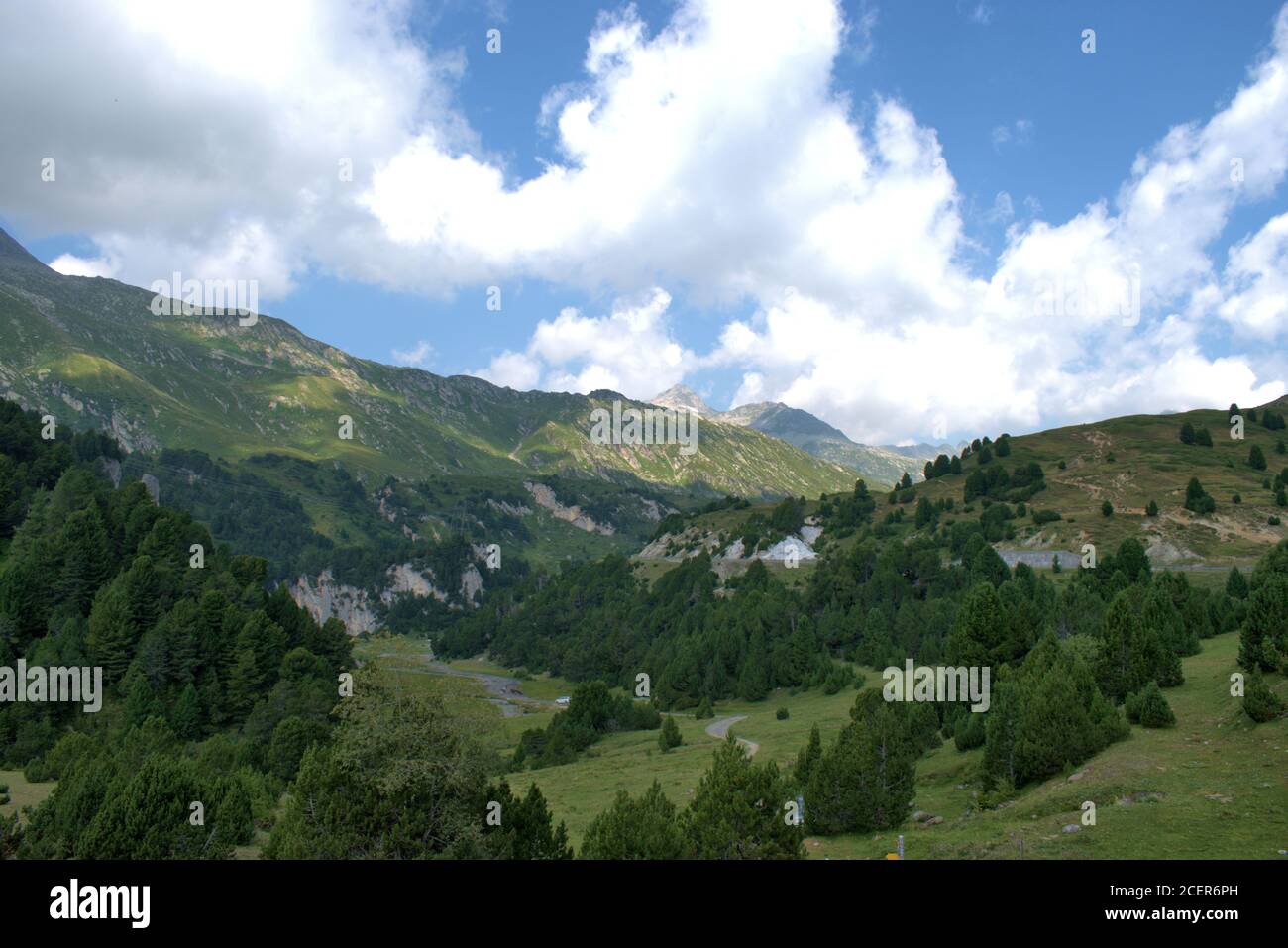 Swiss countryside hi-res stock photography and images - Alamy