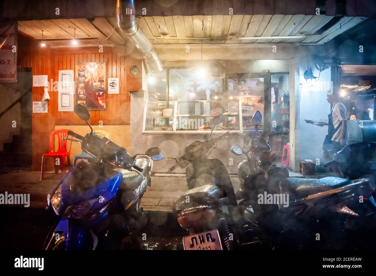 Family run cafe hi-res stock photography and images - Alamy