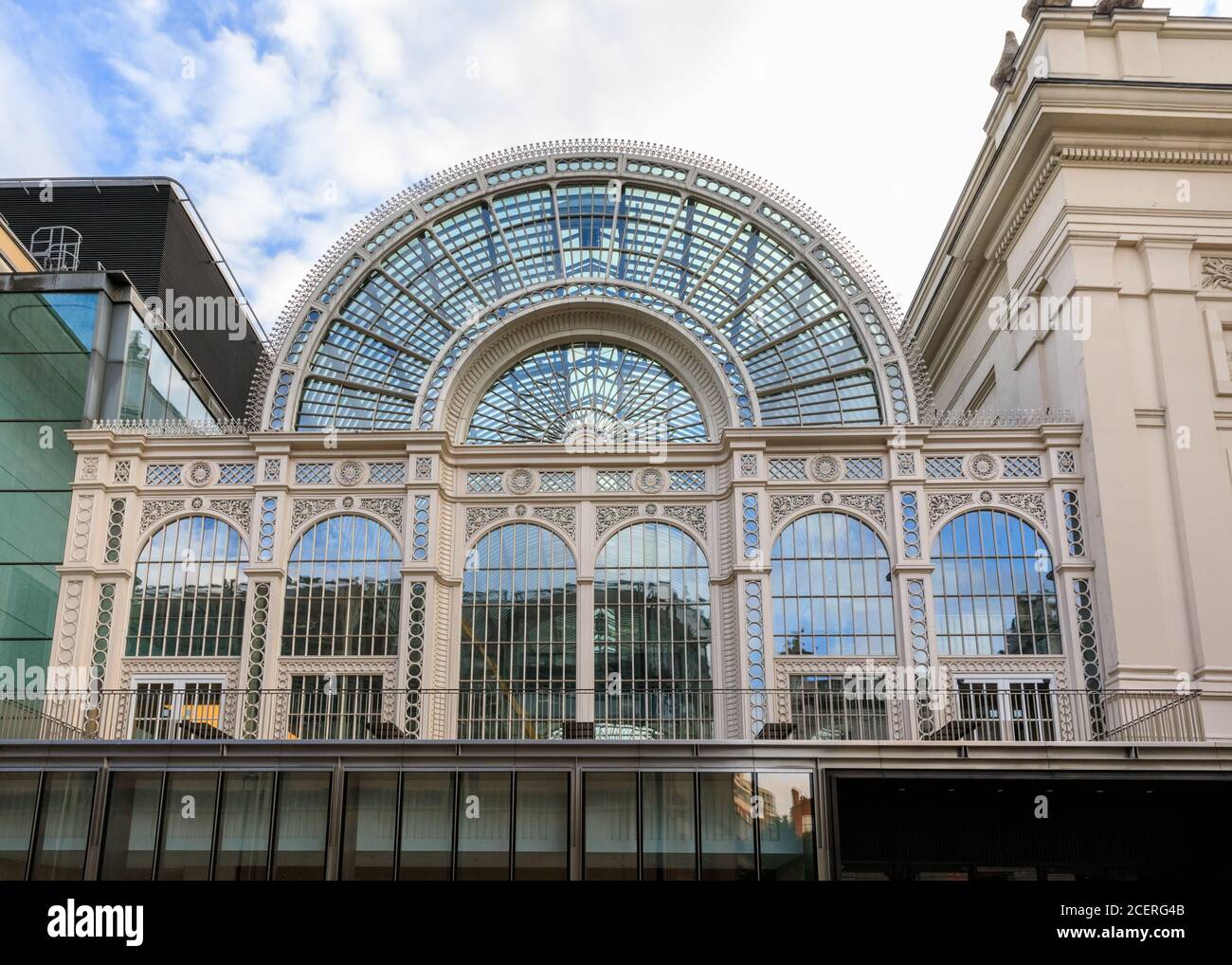 The Royal Opera House, exterior view of opera and ballet venue in ...