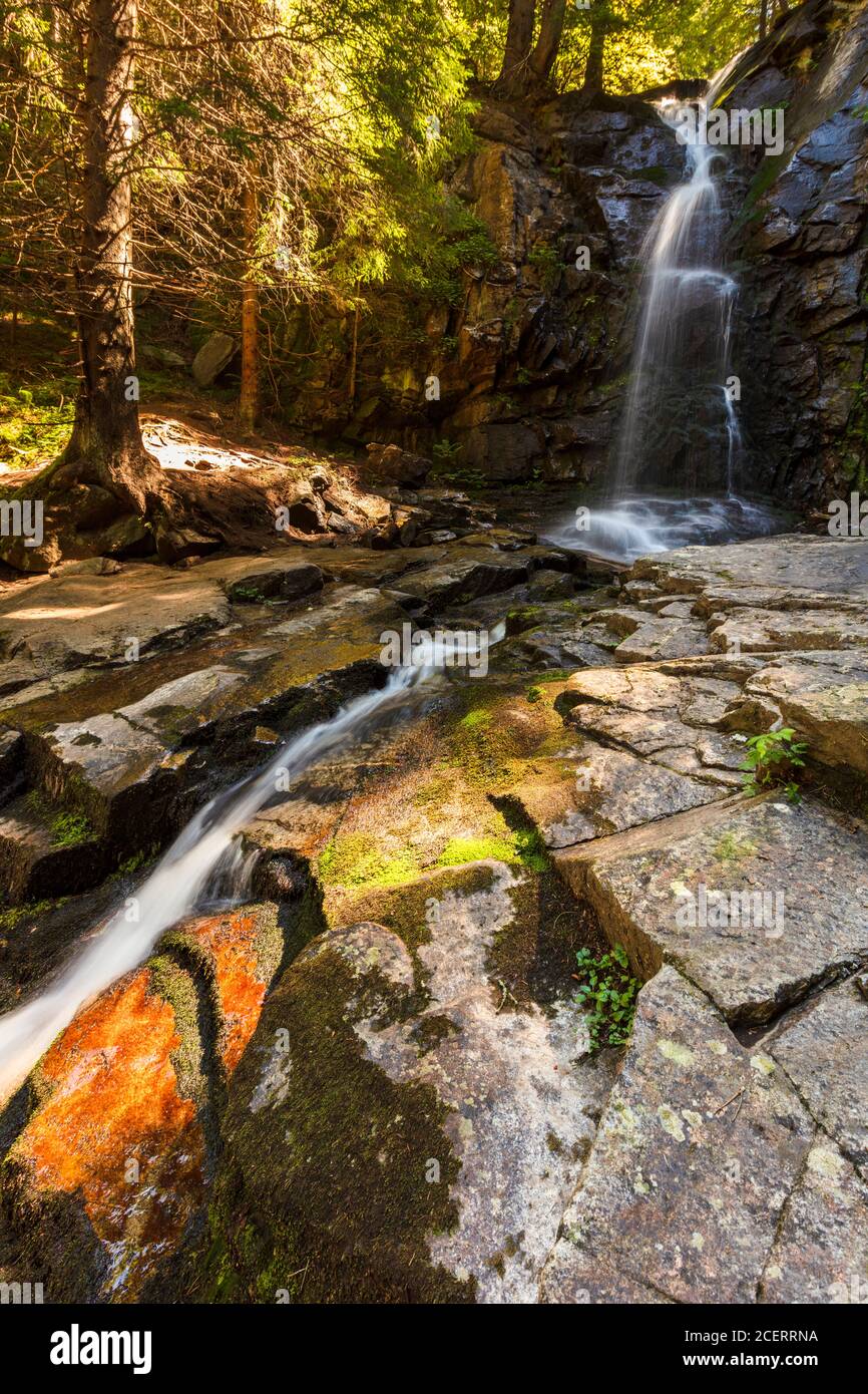 Hidden ravine hi-res stock photography and images - Alamy