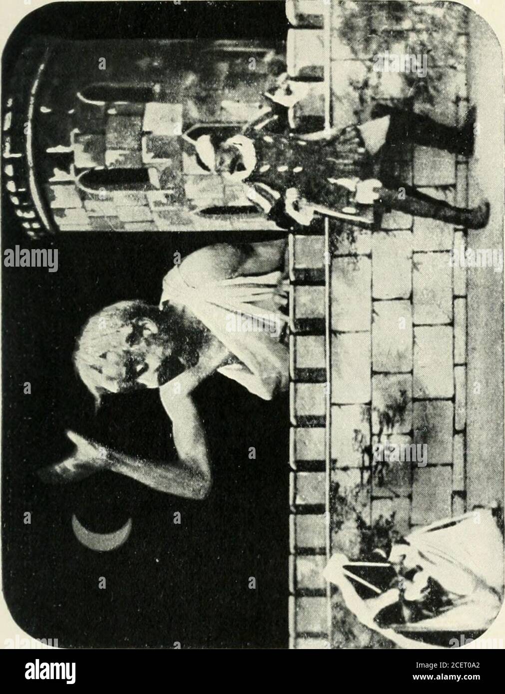 Moving pictures invented hi-res stock photography and images - Alamy