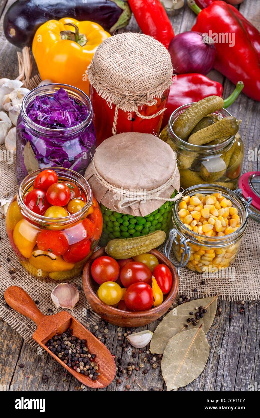 Canned vegetables hi-res stock photography and images - Alamy