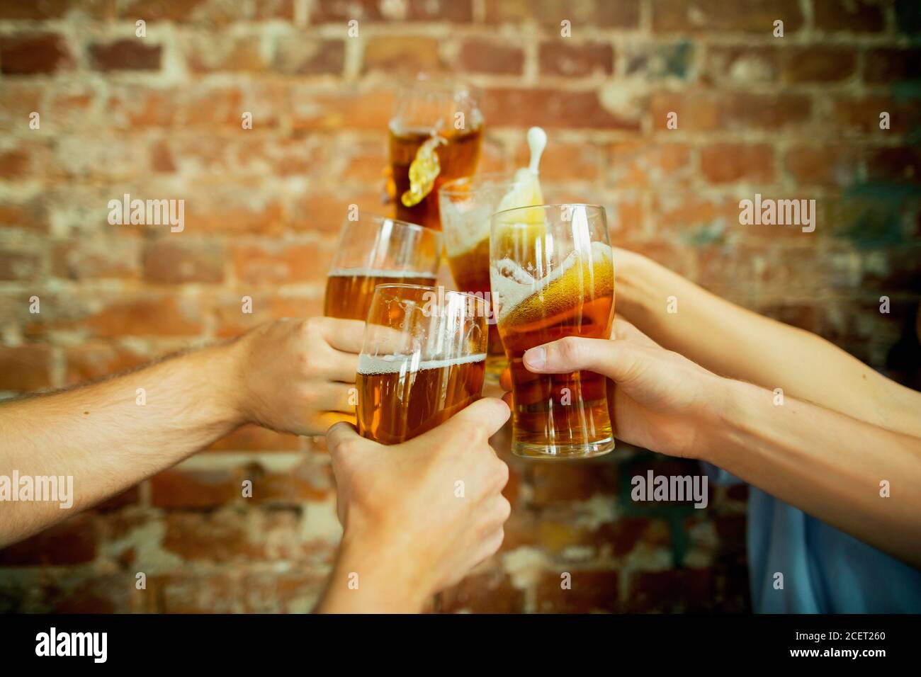 Women cold brew hi-res stock photography and images - Alamy