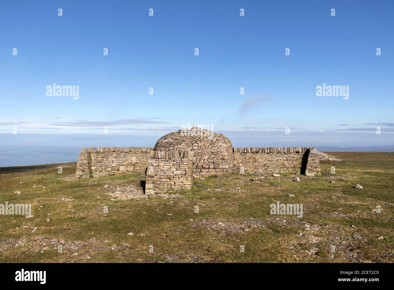 Pennine way cross fell hi-res stock photography and images - Alamy