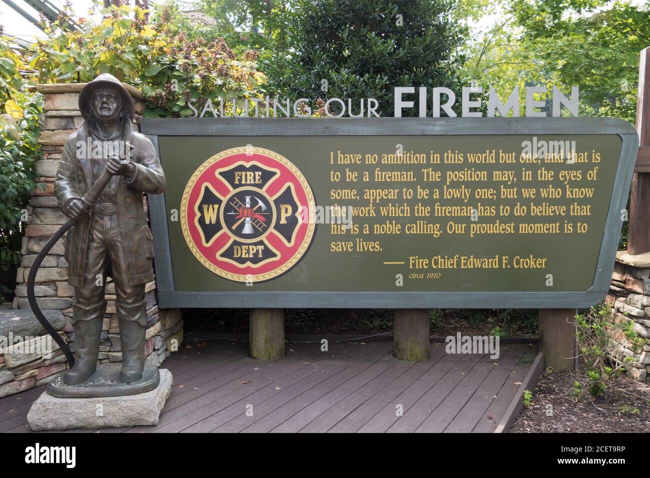 Dollywood sign hi-res stock photography and images - Alamy