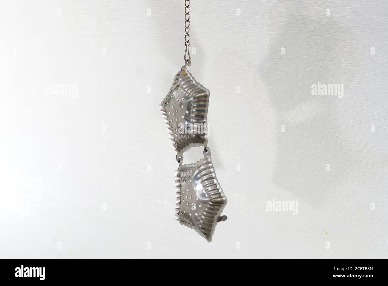 Star-shaped metal hanging tea strainer Stock Photo - Alamy Star-shaped metal hanging tea strainer Stock Photo - Alamy