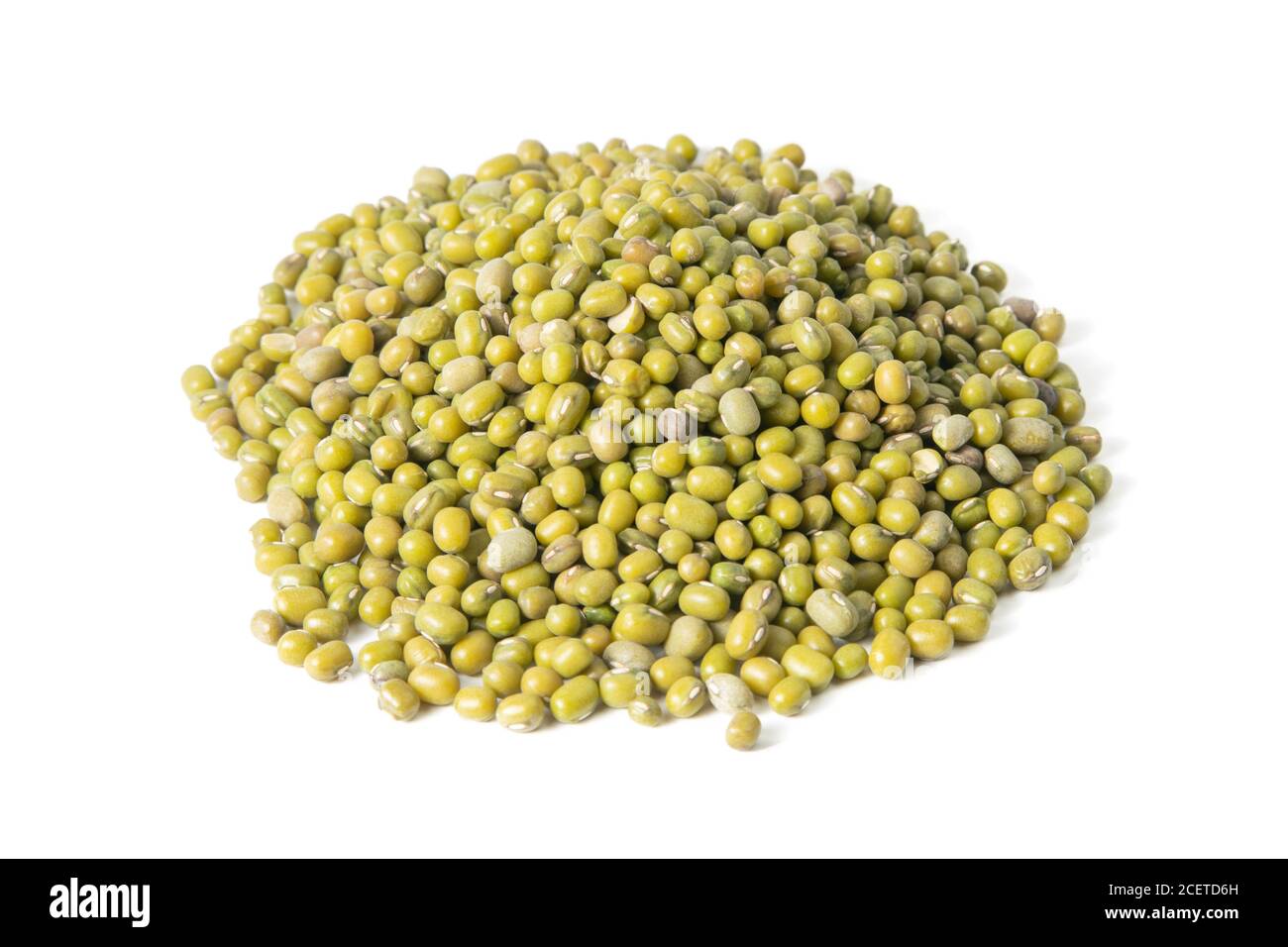 Mung beans isolated on white background. Front views, close-up Stock ...