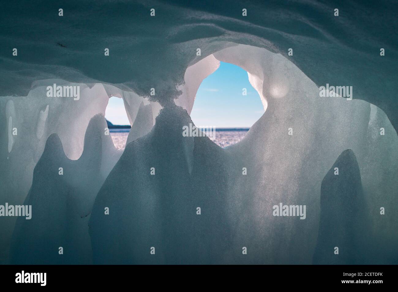 looking out through an ice sheet at Lake Michigan Stock Photo - Alamy