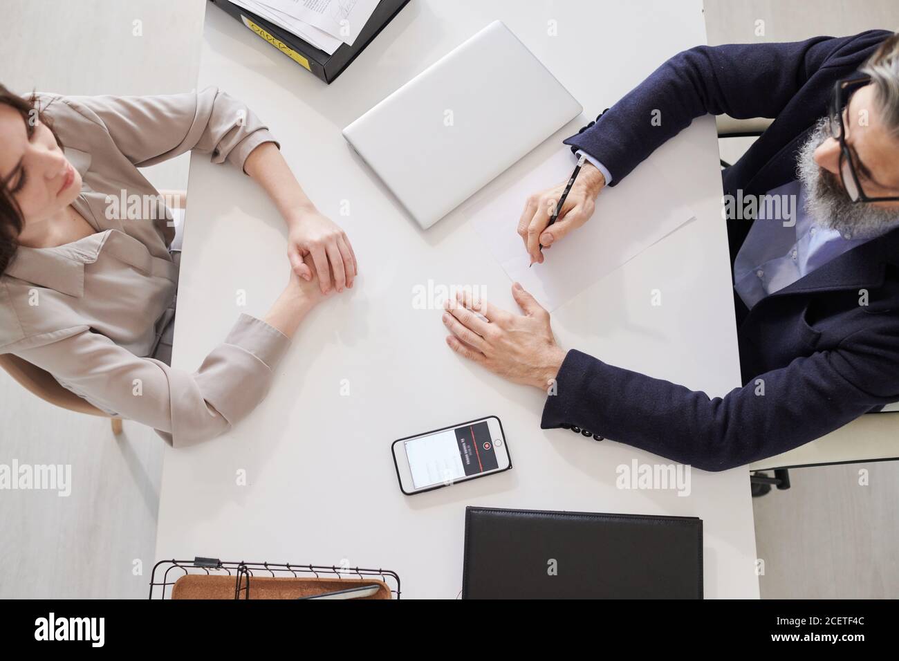 Young people starting work hi-res stock photography and images - Alamy