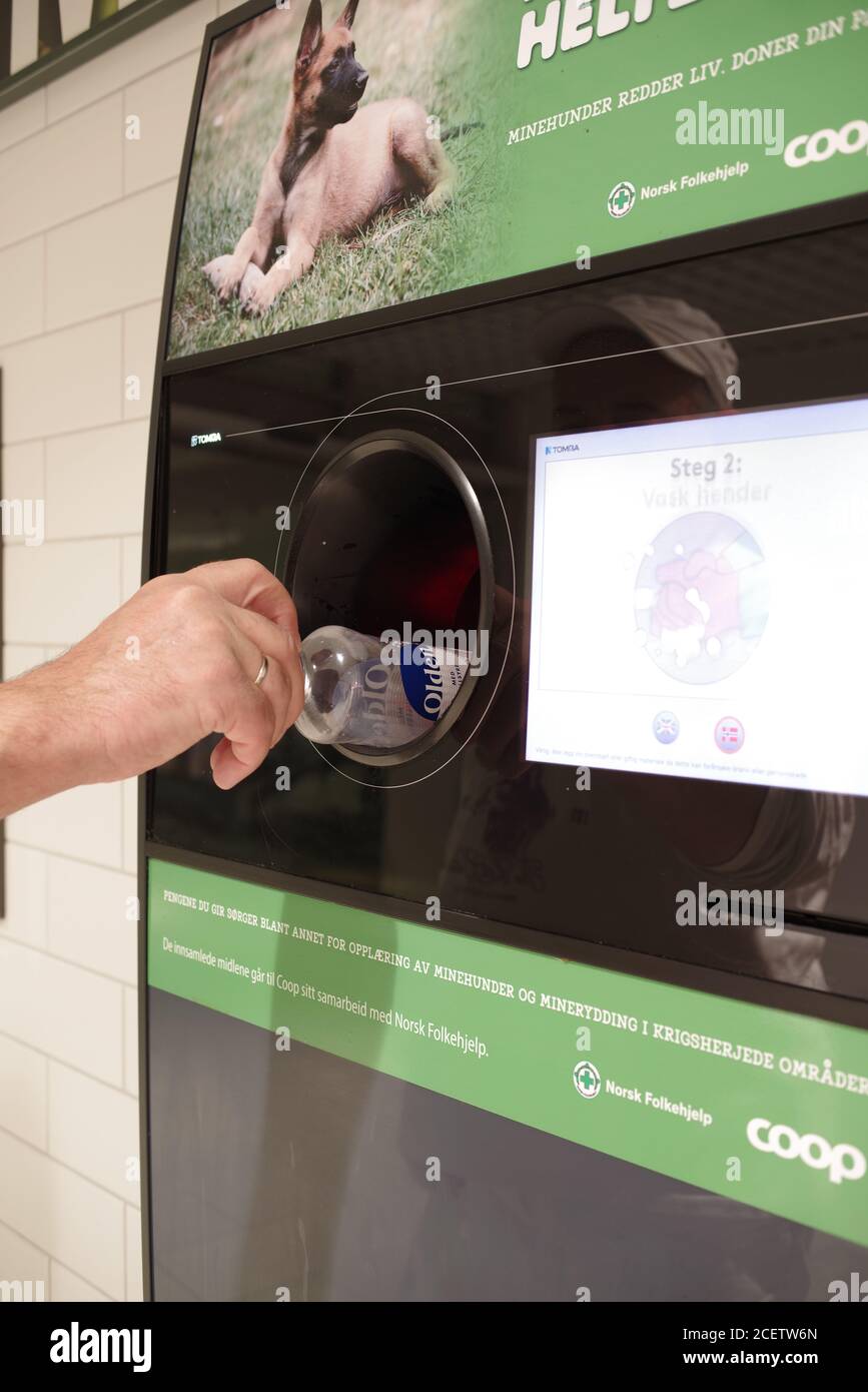 TOMRA Norway can and bottle deposit return recycling system Stock Photo ... TOMRA Norway can and bottle deposit return recycling system Stock Photo ...