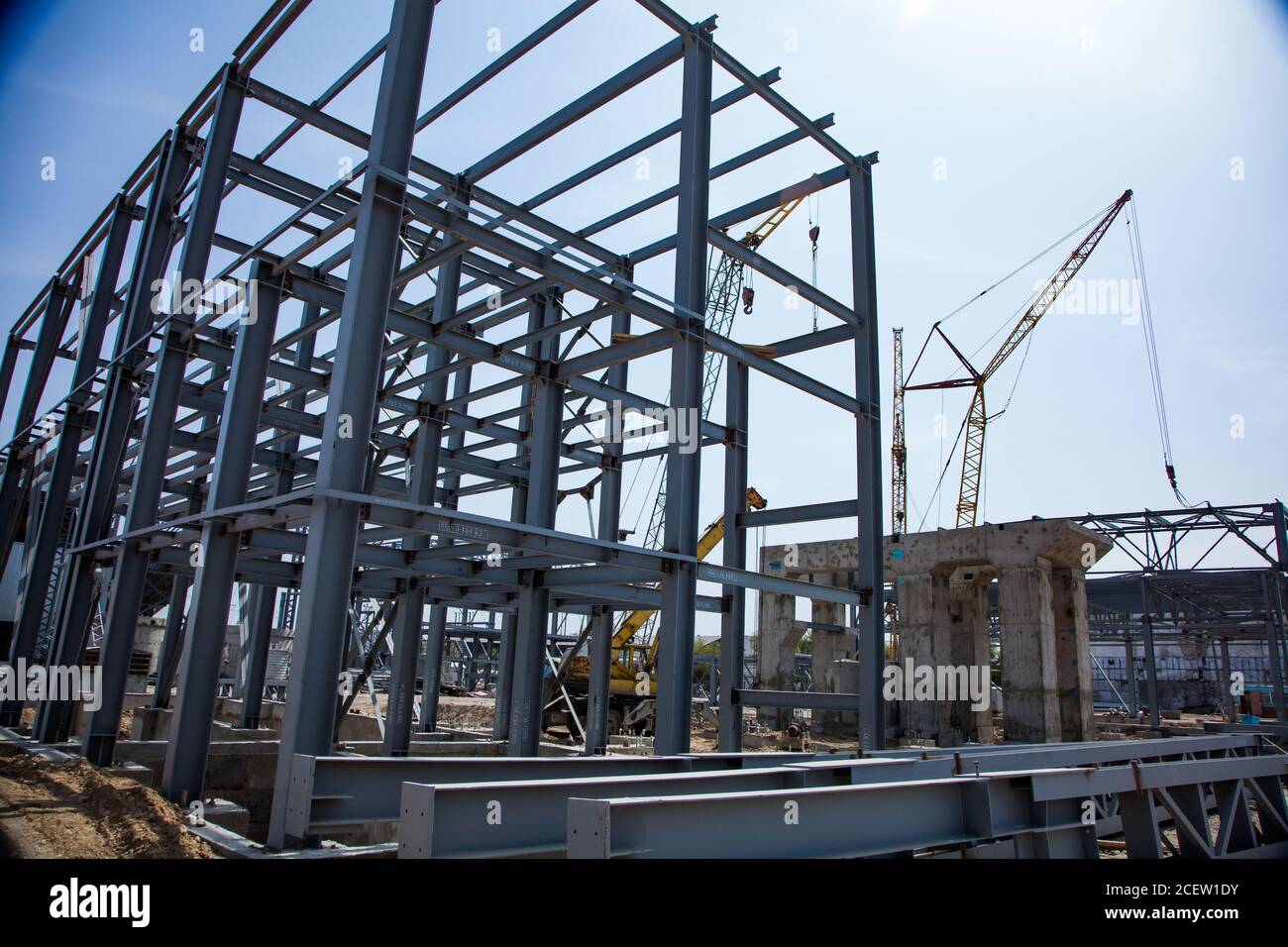 Grating crane hi-res stock photography and images - Alamy