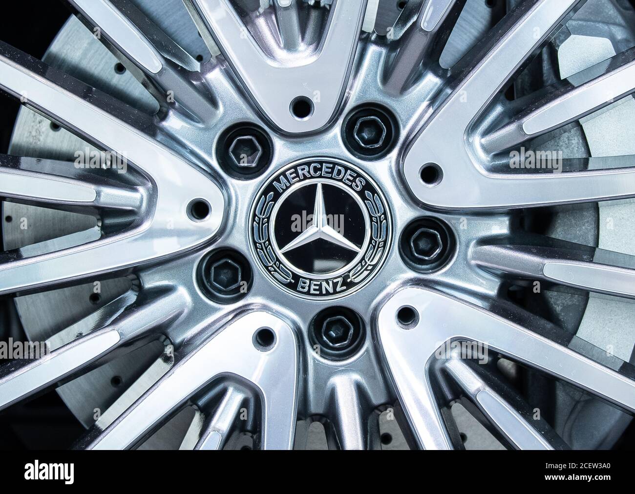 Mercedes benz logo on wheel hi-res stock photography and images - Alamy