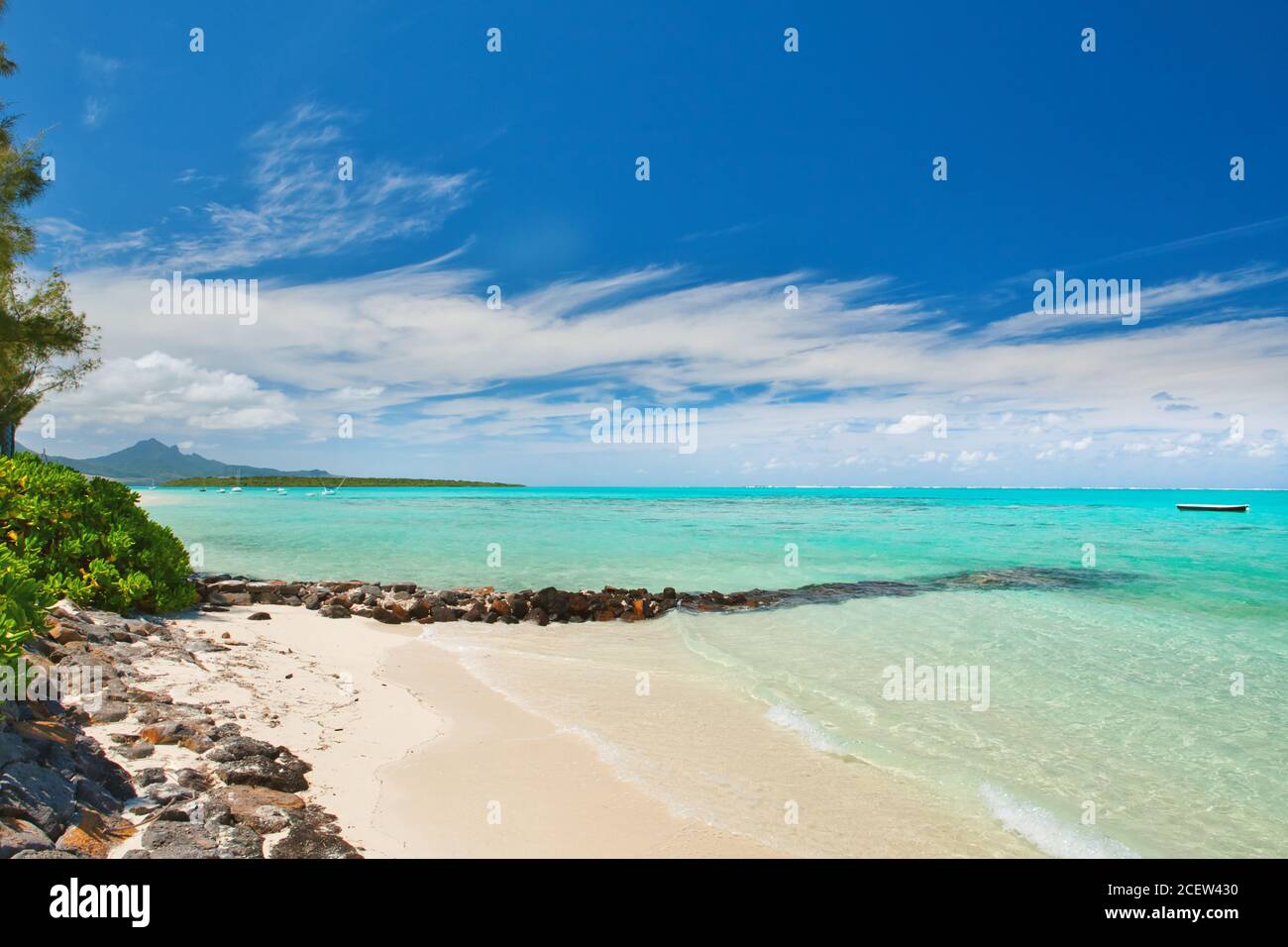 Pointe d'Esny beach coral reef lagoon Mauritius Stock Photo - Alamy