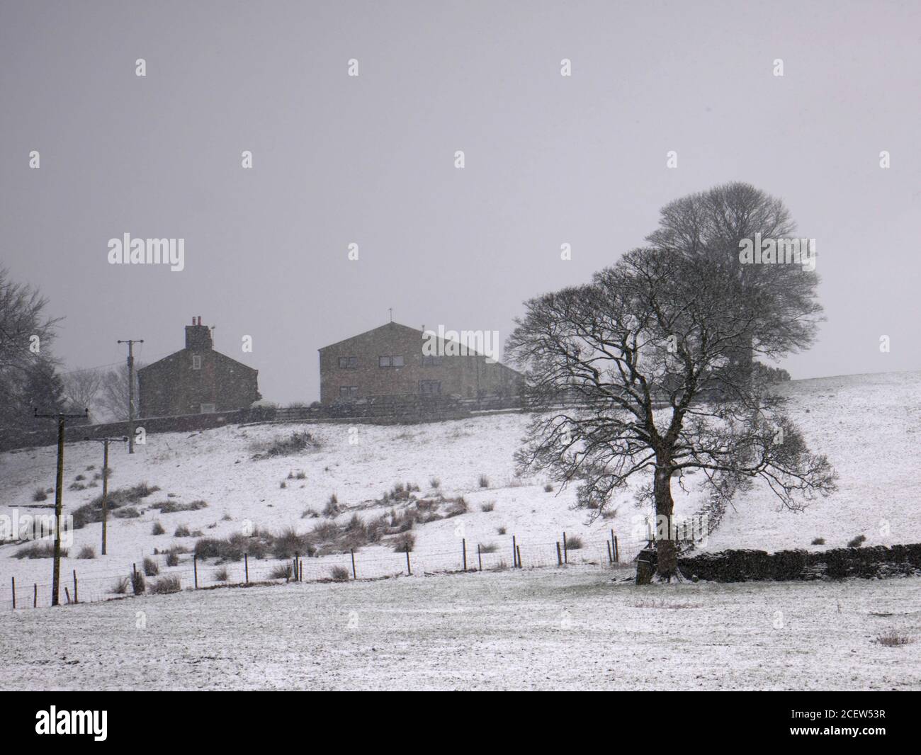 Snowy pendle hill hi-res stock photography and images - Alamy
