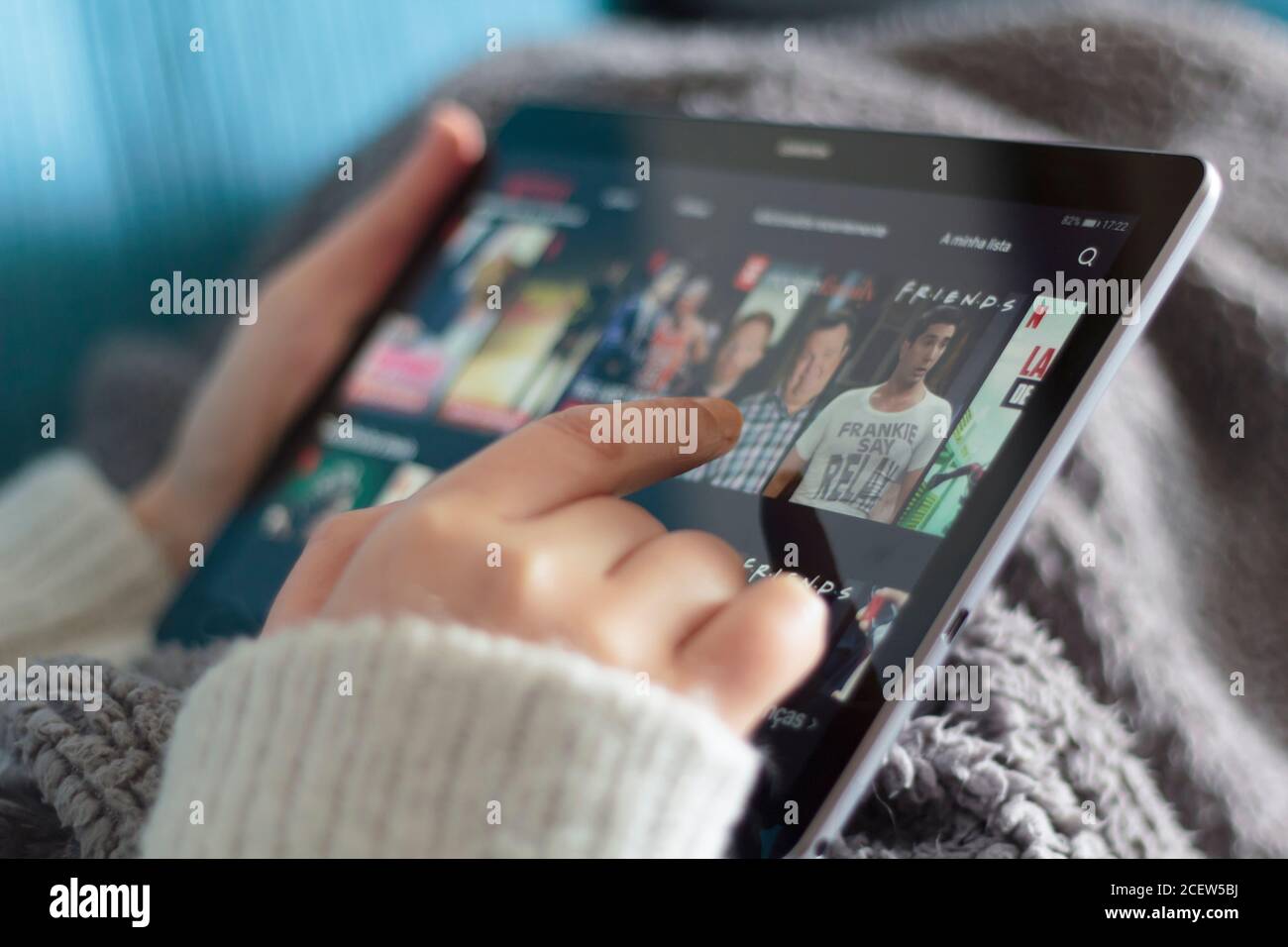 Netflix screen hi-res stock photography and images - Alamy