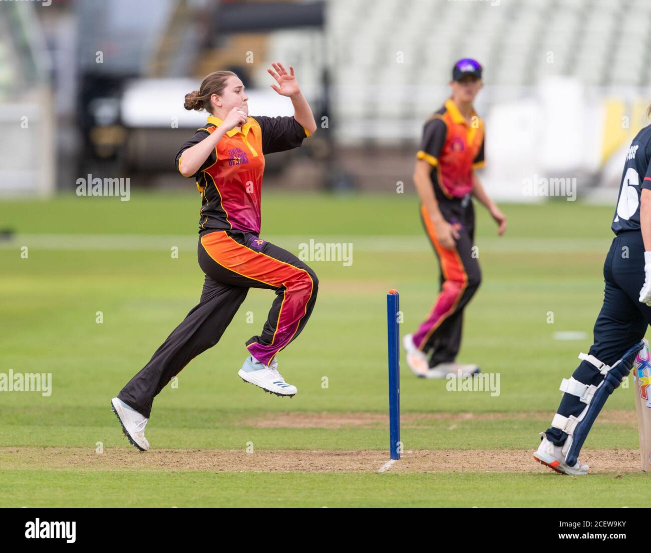 Georgia Davies bowling for Central Sparks in a Rachael Heyhoe Flint ...