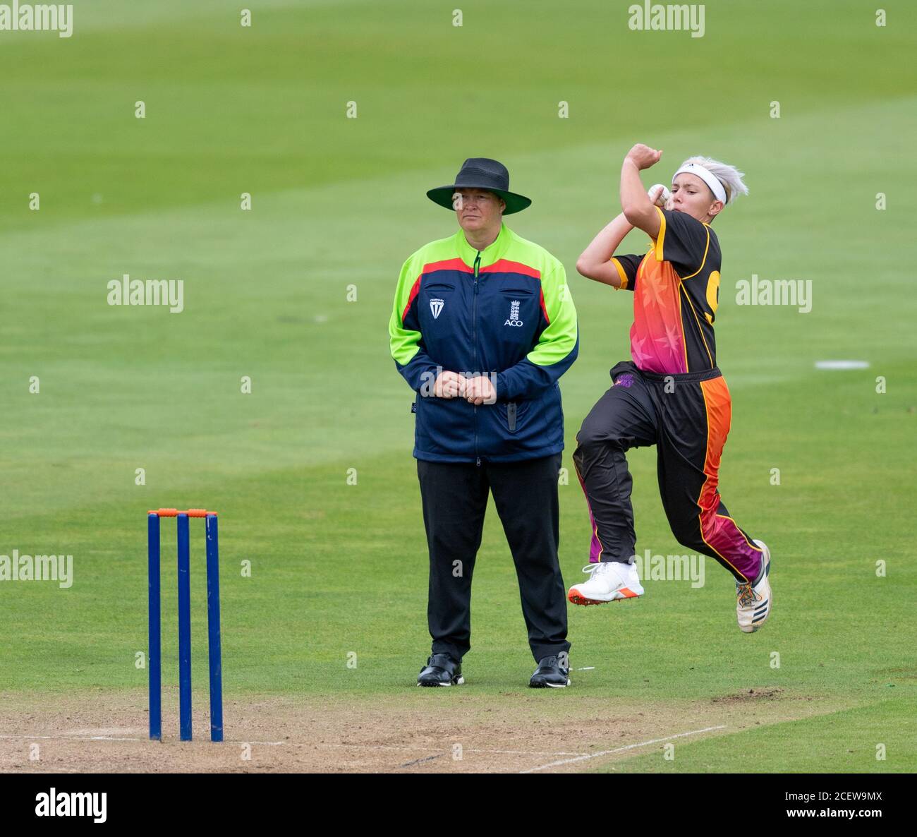 Izzy wong hi-res stock photography and images - Alamy