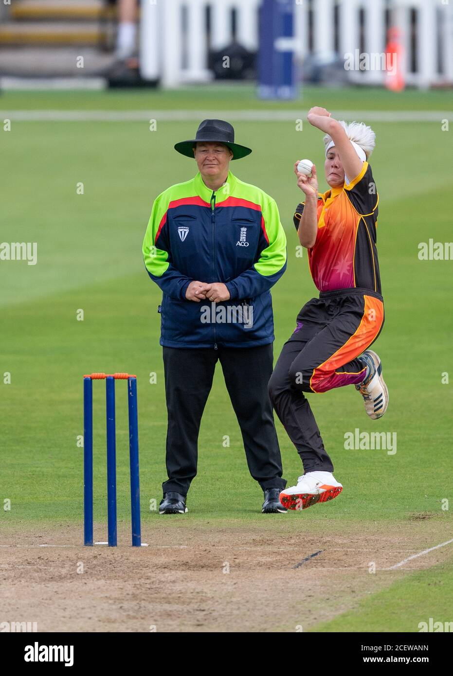 Issy Wong bowling for Central Sparks in a Rachael Heyhoe Flint Trophy ...