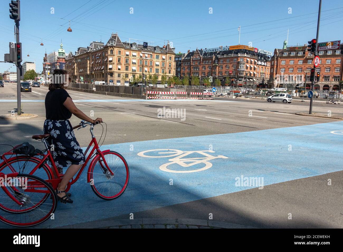 Cycle paths in the centre of Copenhagen Stock Photo - Alamy