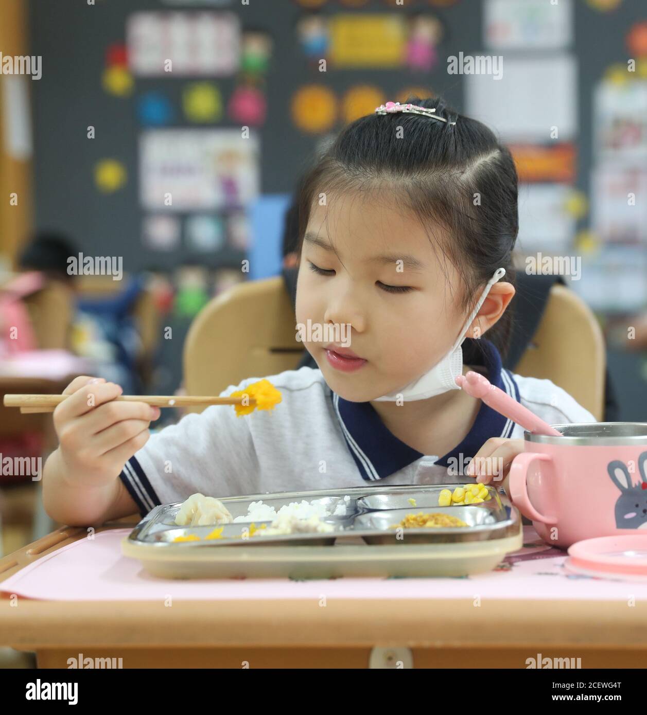 Shanghai, China. 2nd Sep, 2020. A student has lunch at a primary school ...