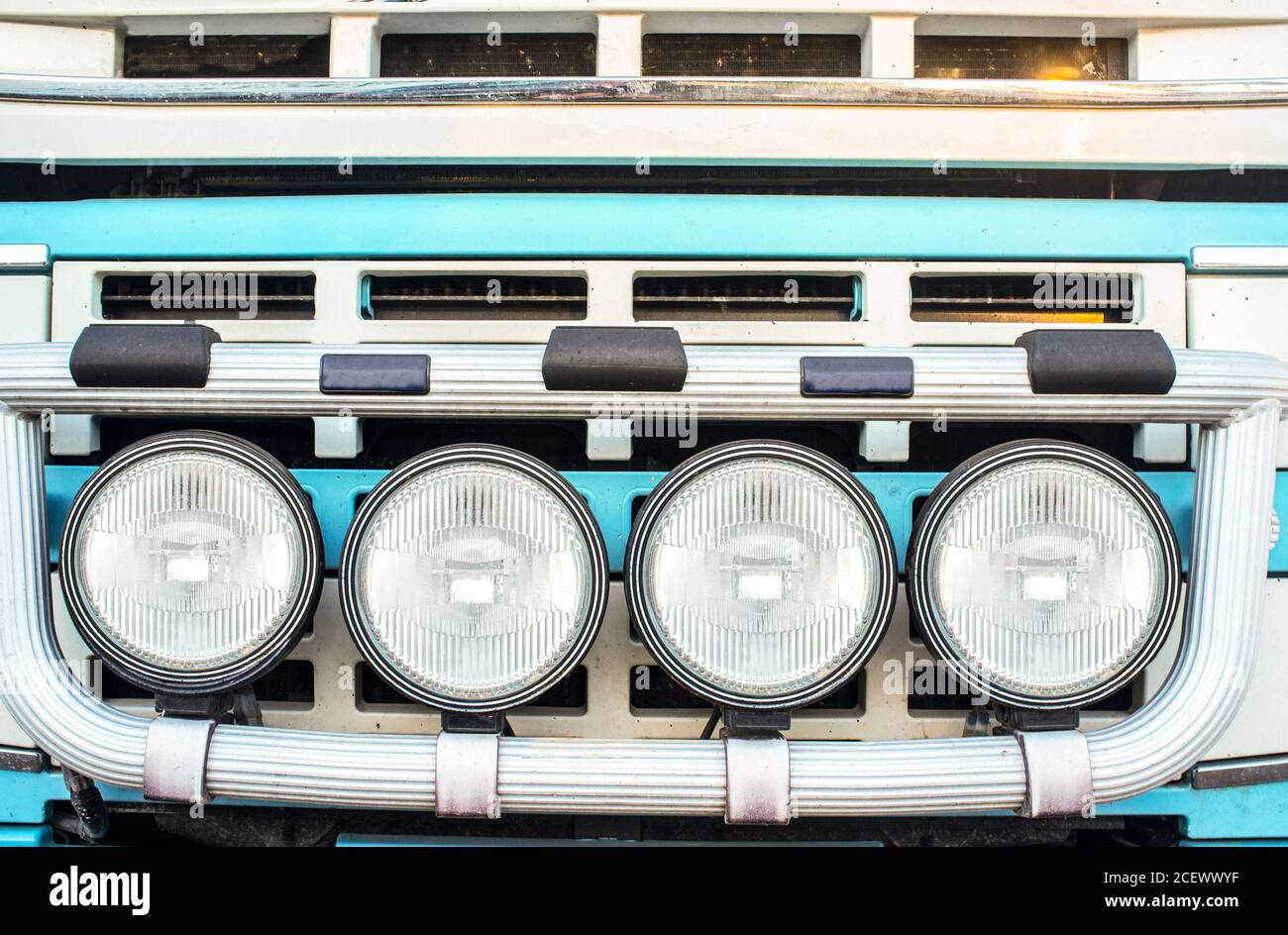 Tractor truck radiator grid protected with bumper-mounted offroad ...