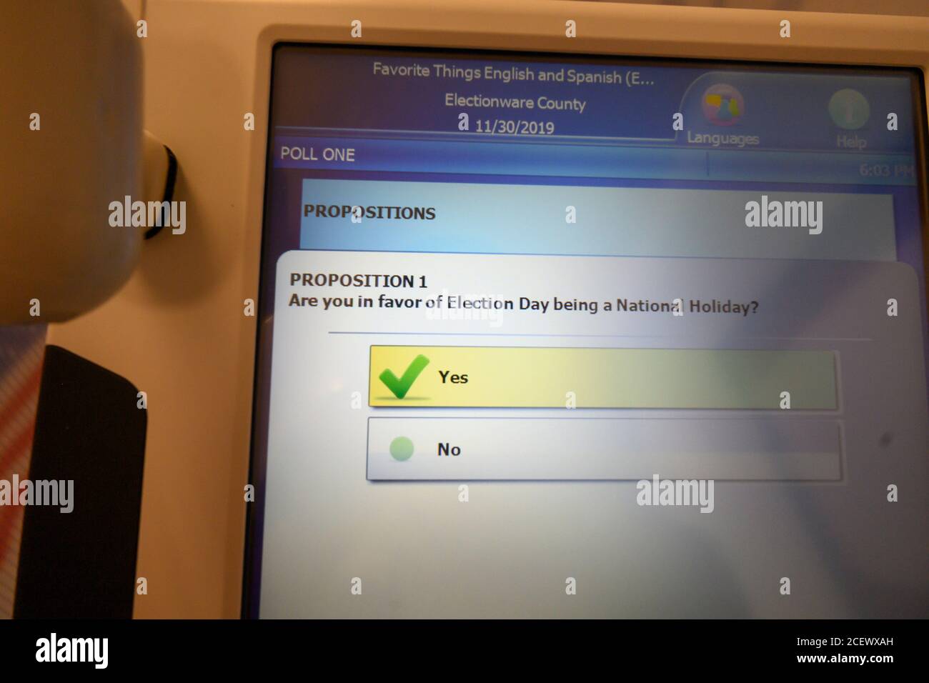 Electronic Voting Machine Screen High Resolution Stock Photography and ...