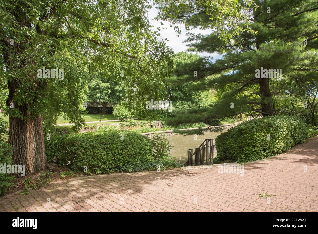 Naperville riverwalk hi-res stock photography and images - Alamy