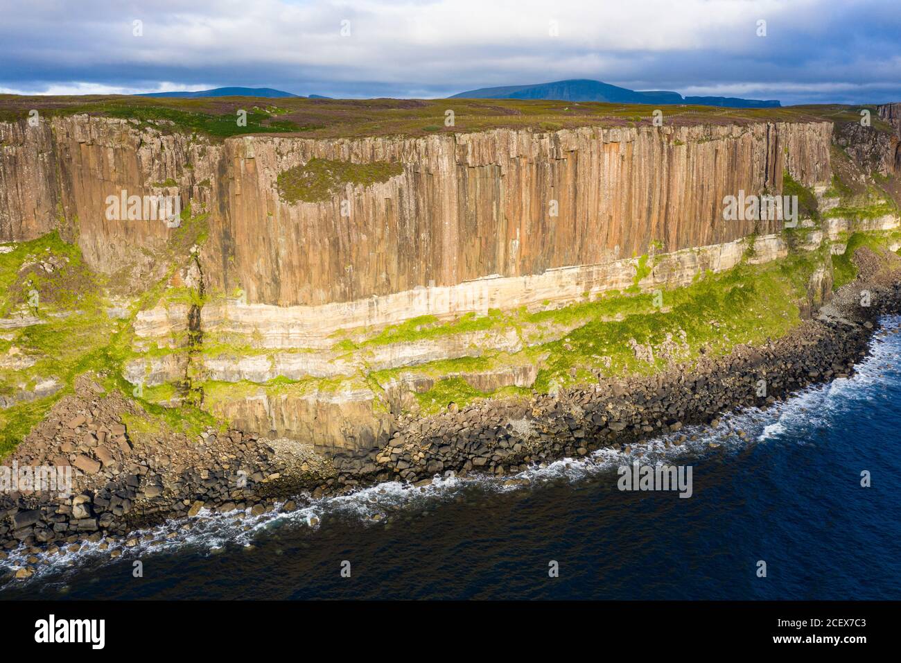 Seacliffs hi-res stock photography and images - Alamy