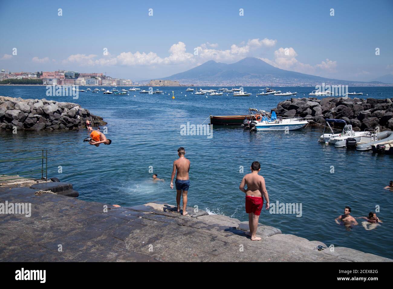 Vacanze a napoli hi-res stock photography and images - Alamy