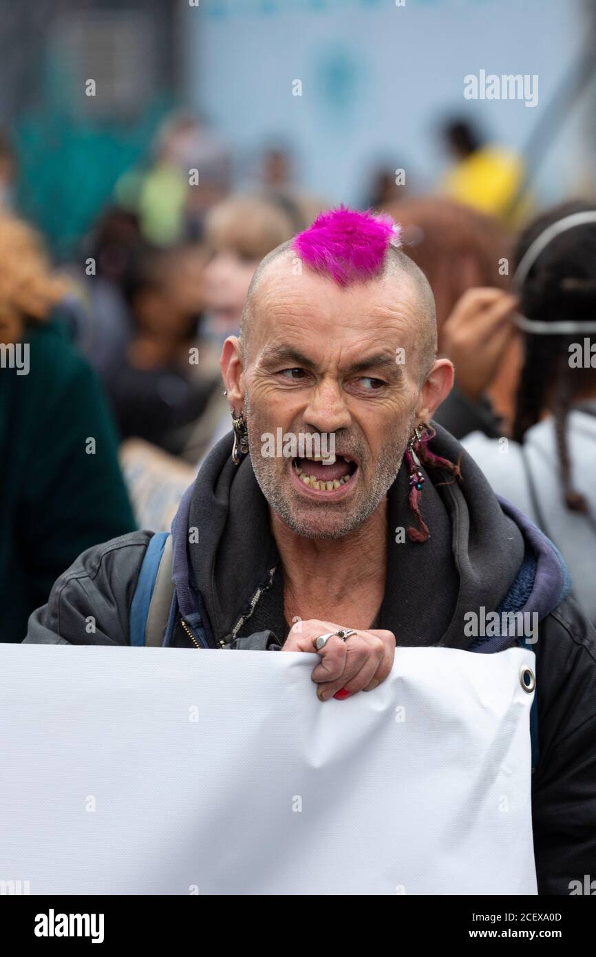Mohawk man hi-res stock photography and images - Alamy