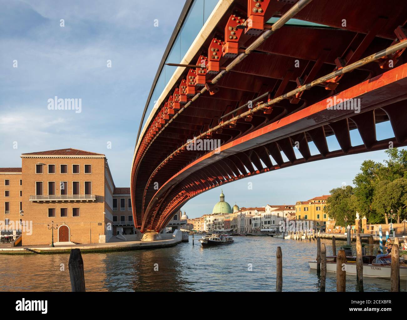 Venedig, Ponte della Costituzione, 2007 von Santiago Calatrava erbaut ...