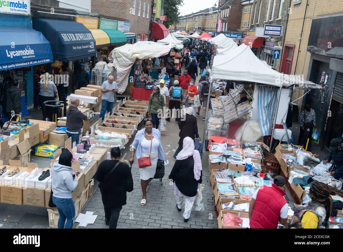 London street walworth road hi-res stock photography and images - Alamy