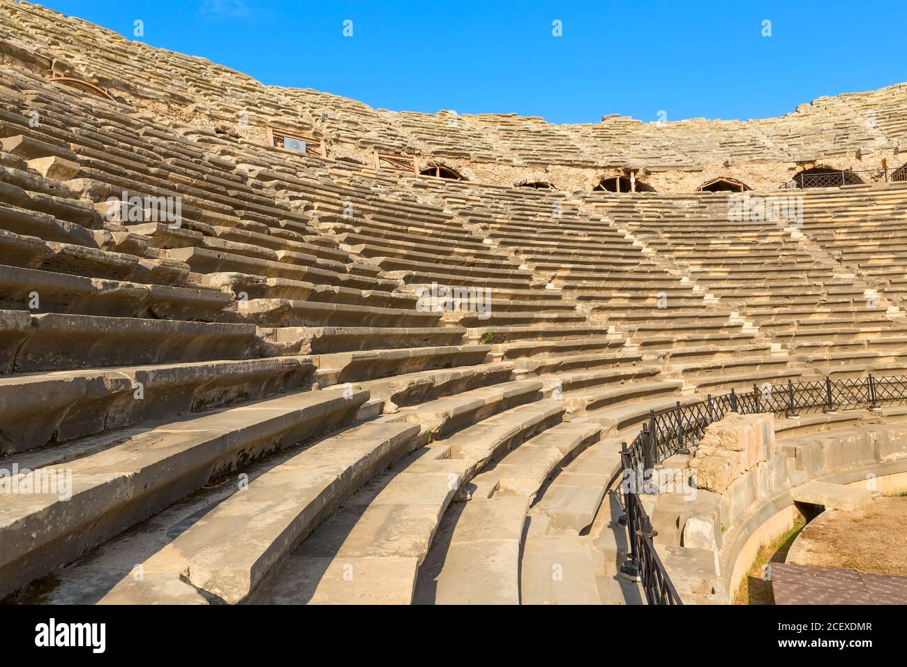 Empty amphitheatre hi-res stock photography and images - Alamy