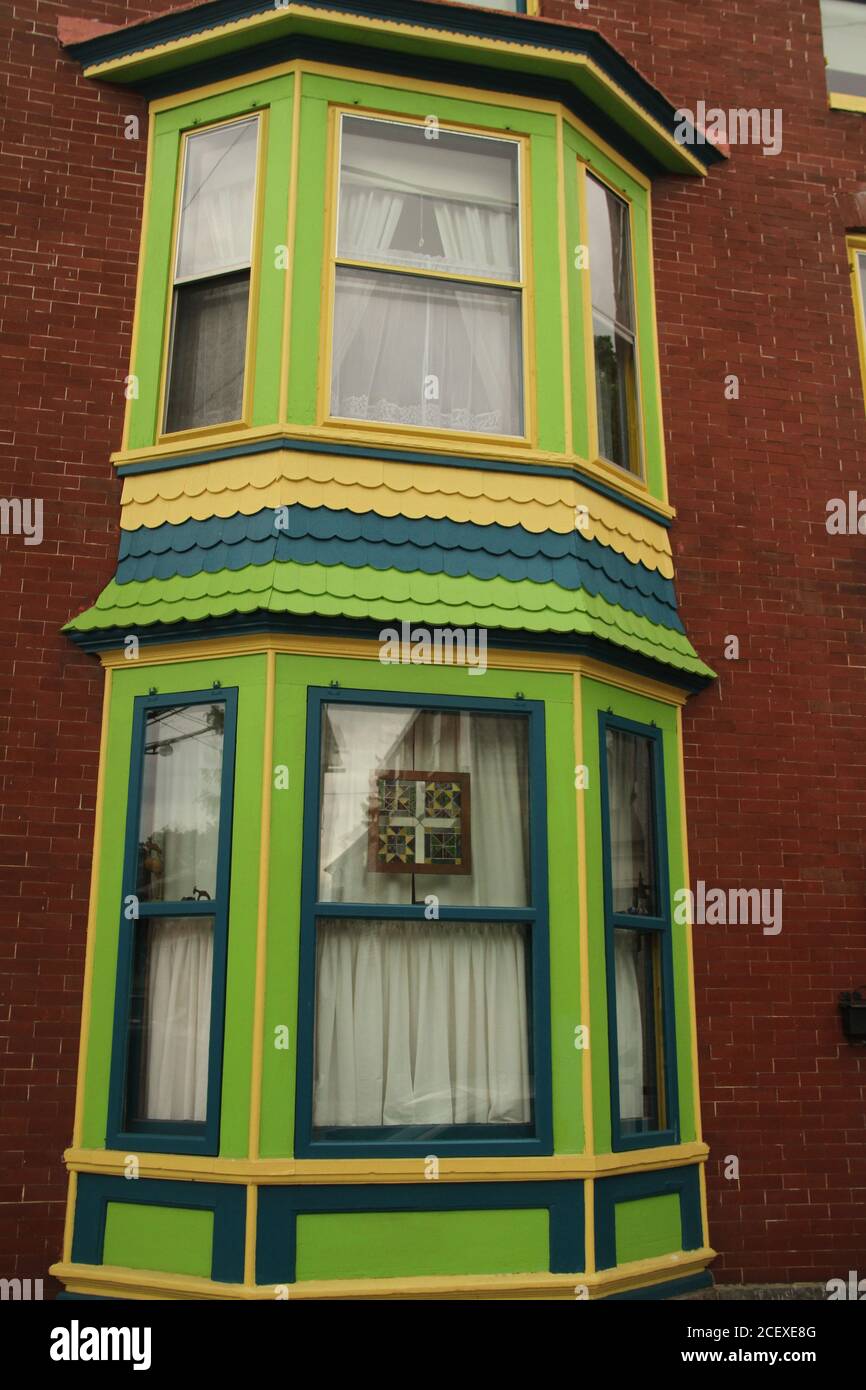 House bay window exterior hi-res stock photography and images - Alamy