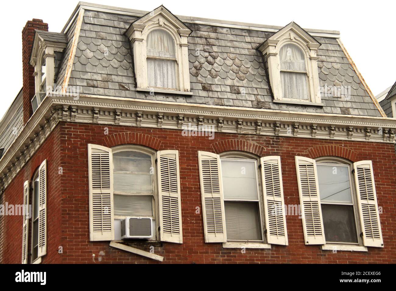 Multilevel old house hi-res stock photography and images - Alamy