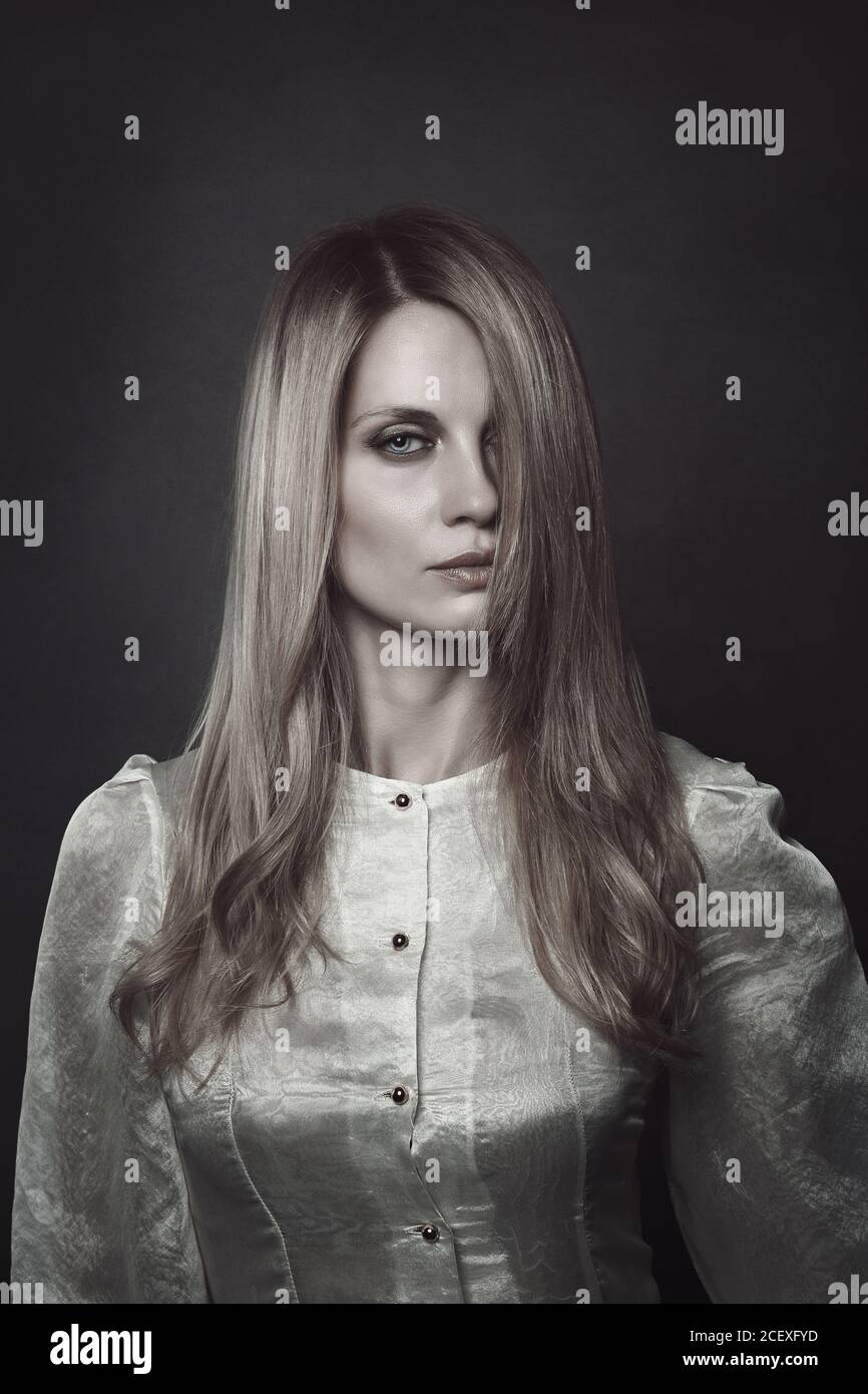 Beautiful vintage vampire woman Stock Photo - Alamy