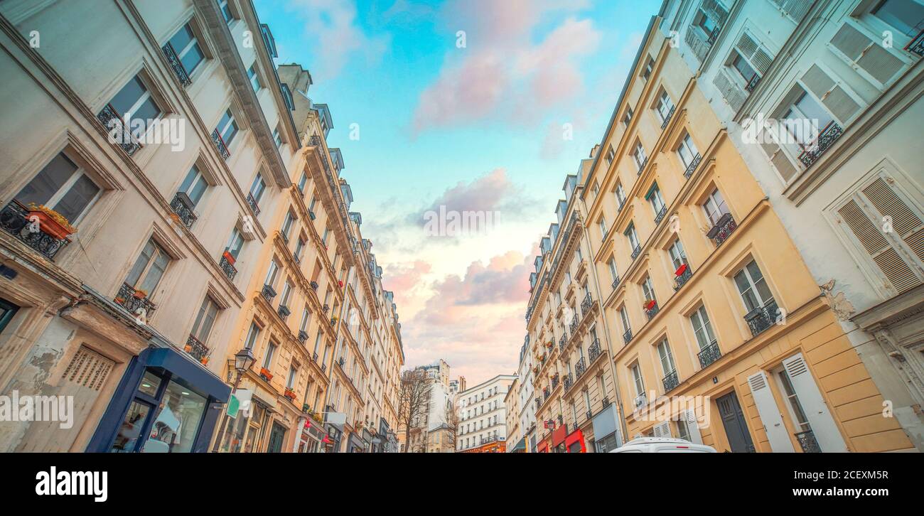 The ancient narrow streets of Paris. France Stock Photo - Alamy