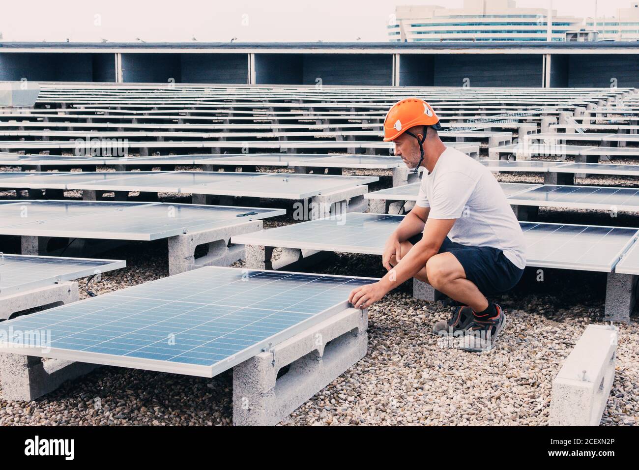 Solar helmet hi-res stock photography and images - Alamy