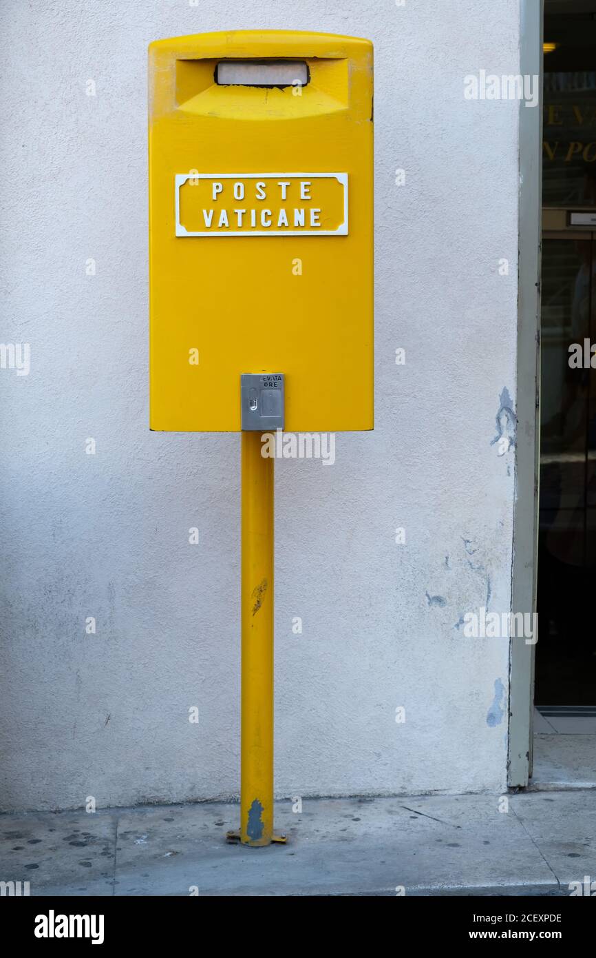 Traditional post box at the Vatican City Stock Photo - Alamy