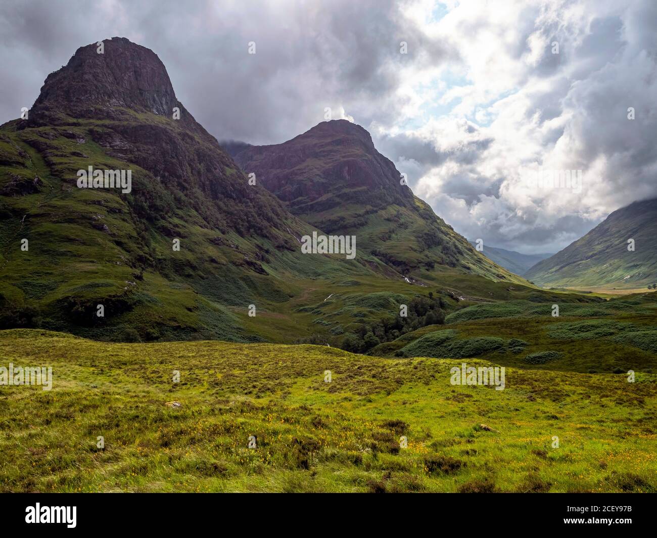 Darkness hi-res stock photography and images - Alamy