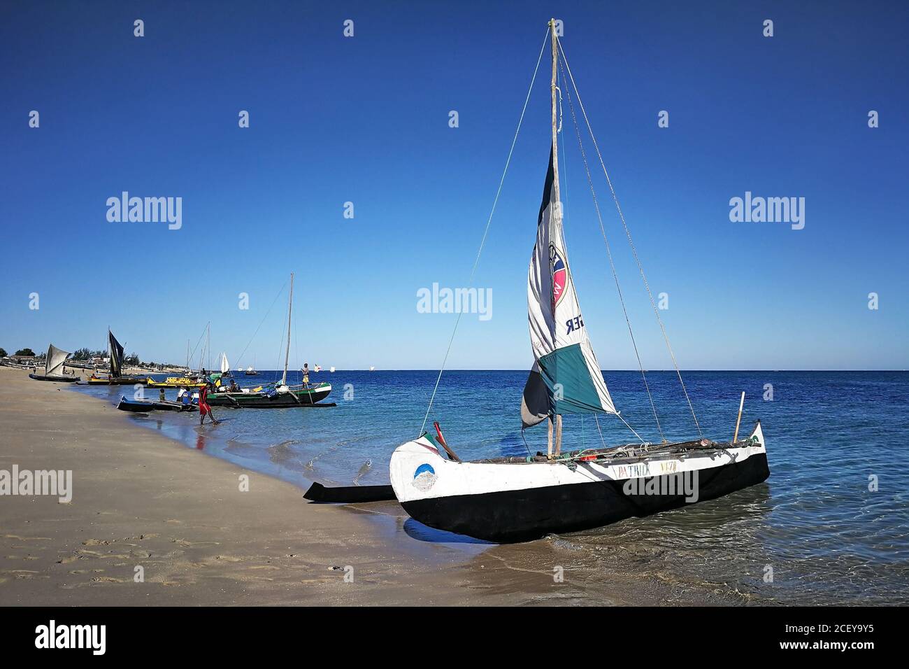 Madagascar beach ship hi-res stock photography and images - Alamy