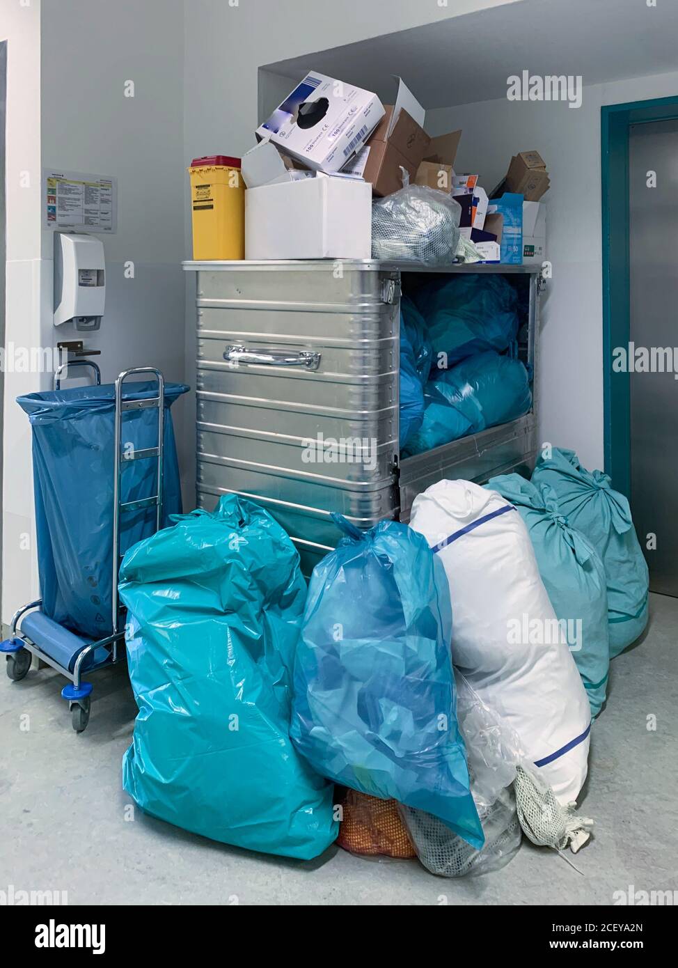 Hospital waste bags hi-res stock photography and images - Alamy