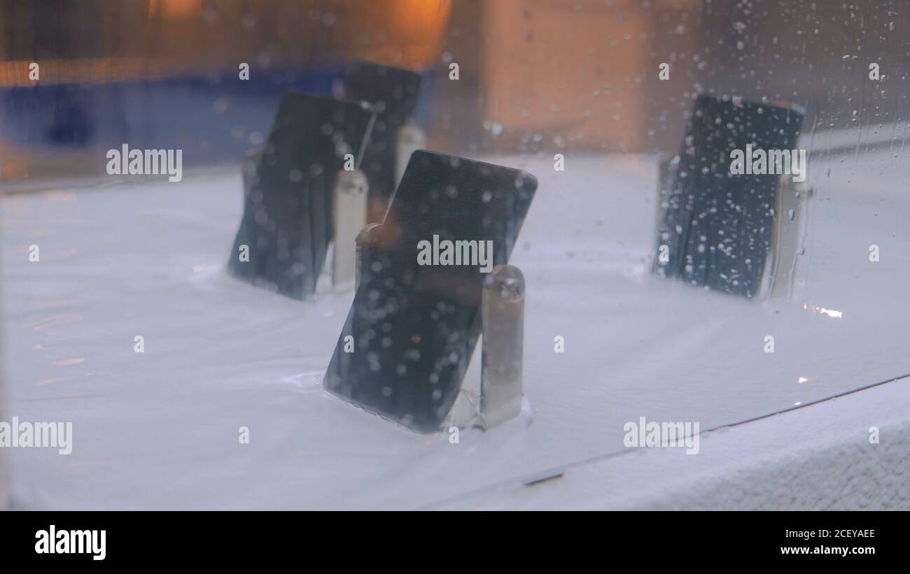 Hydrodynamic effect hi-res stock photography and images - Alamy