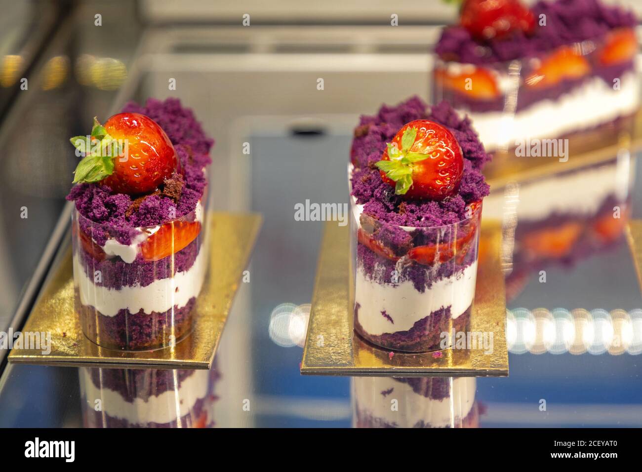 Patisserie shop decoration hi-res stock photography and images - Alamy