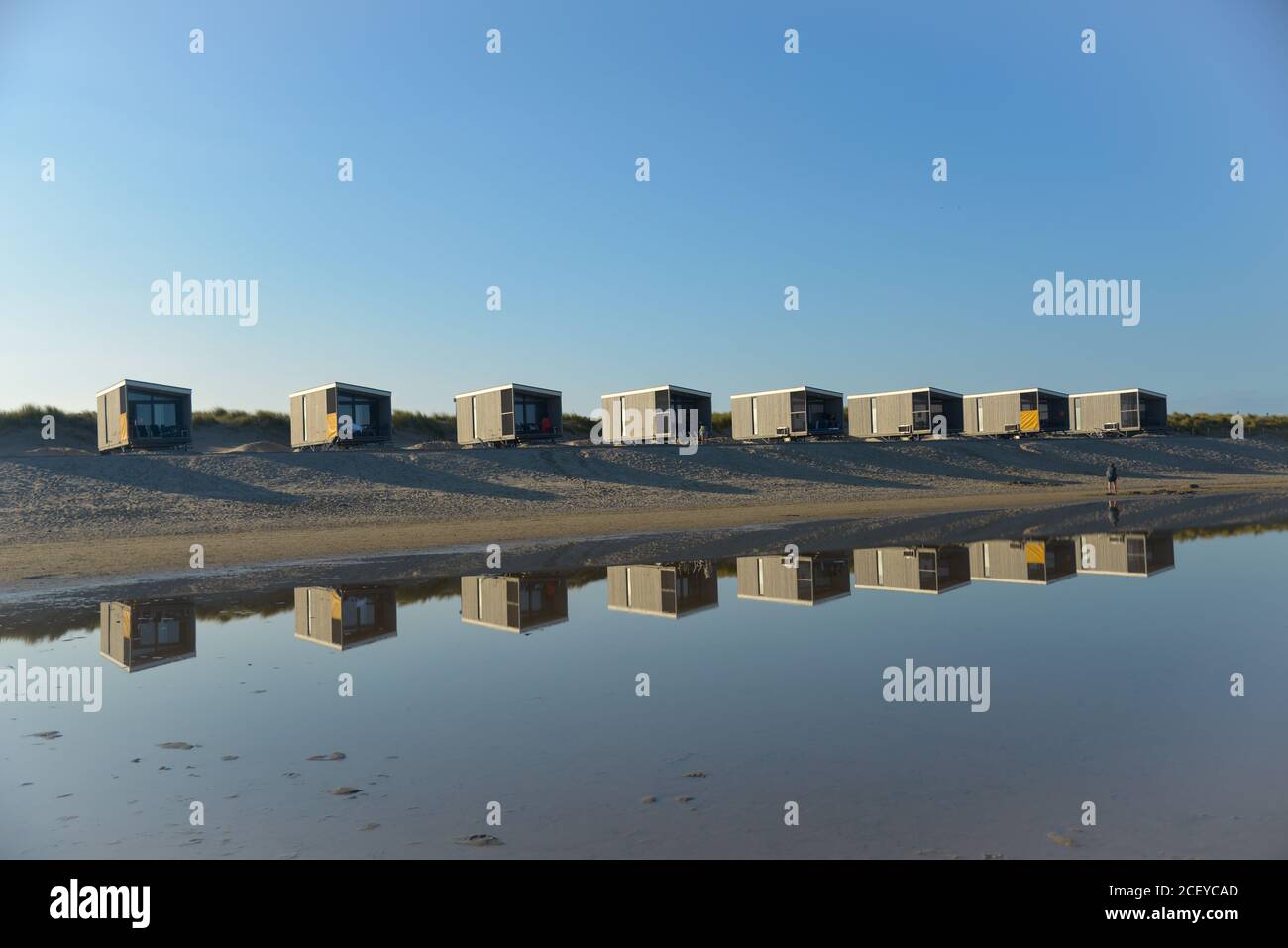 Beach huts for rent hi-res stock photography and images - Alamy