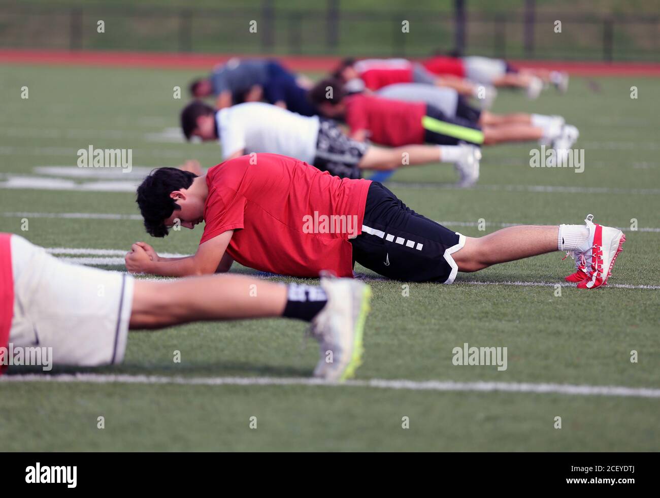 High school students hi-res stock photography and images - Alamy