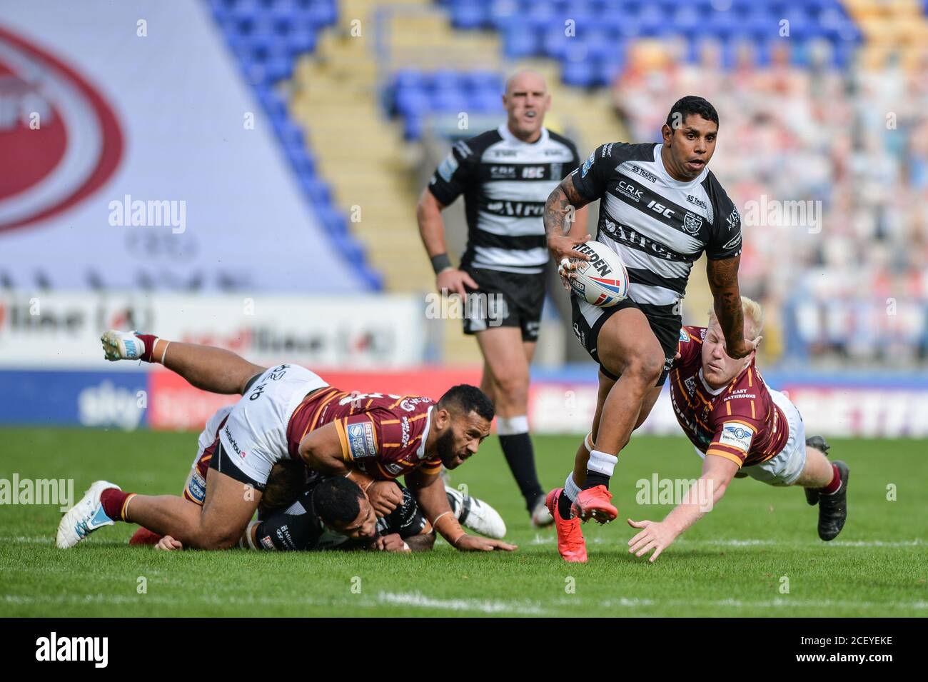 Albert Kelly of Hull FC makes a break Stock Photo - Alamy