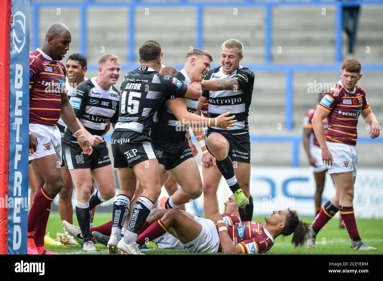 Jack Brown of Hull FC bursts through to score Stock Photo - Alamy