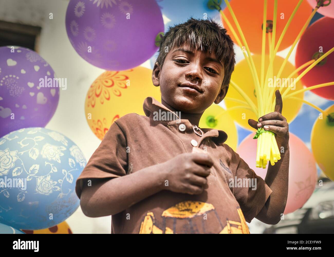 Homeless indian children hi-res stock photography and images - Alamy