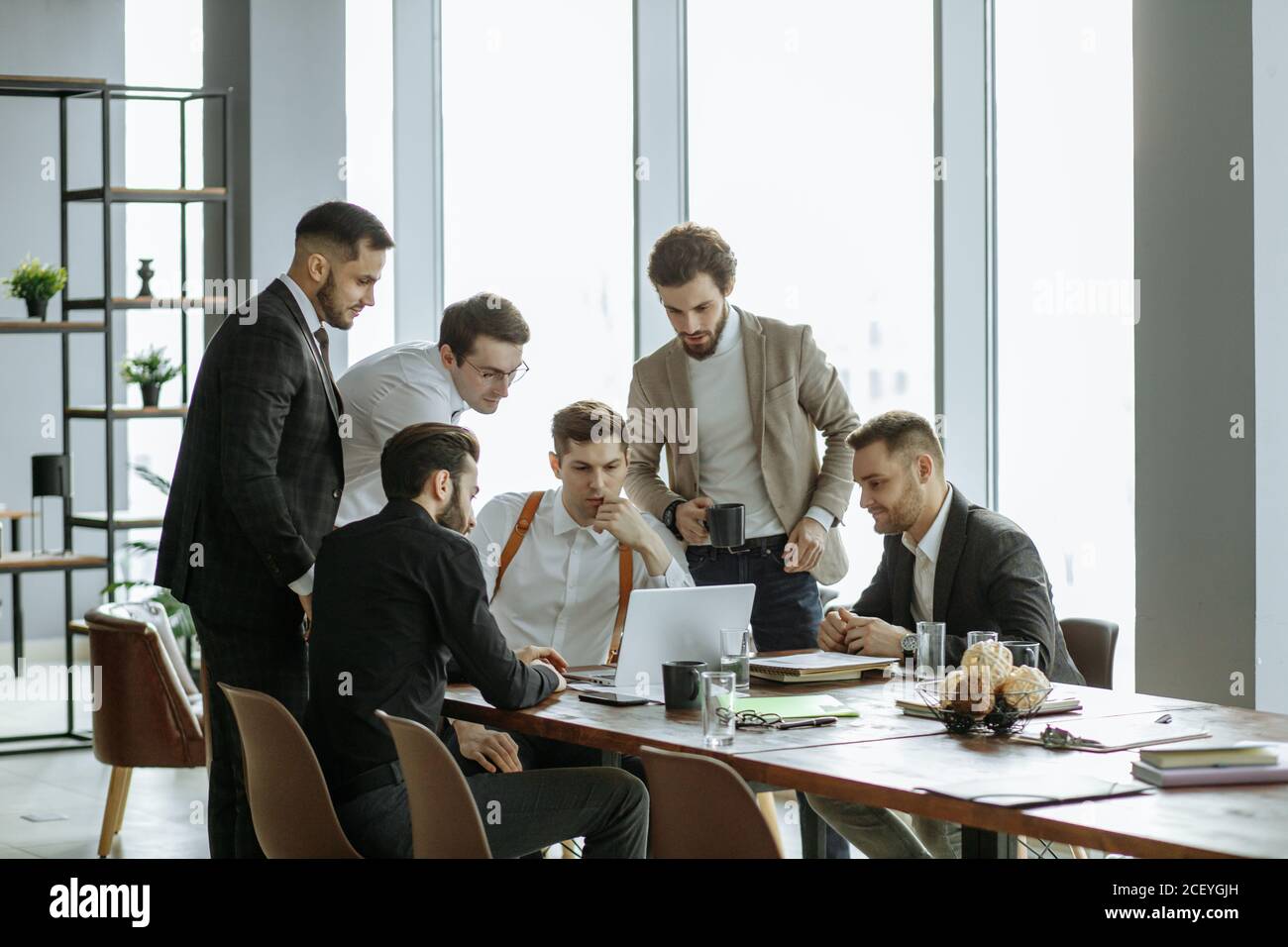 Sharing ideas symbols hi-res stock photography and images - Alamy